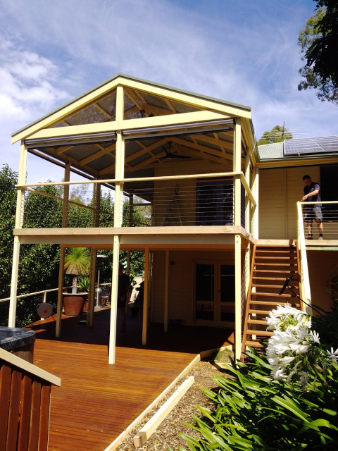 Second Storey Gable Roofed Verandah - Amerikanischer Südwesten ...
