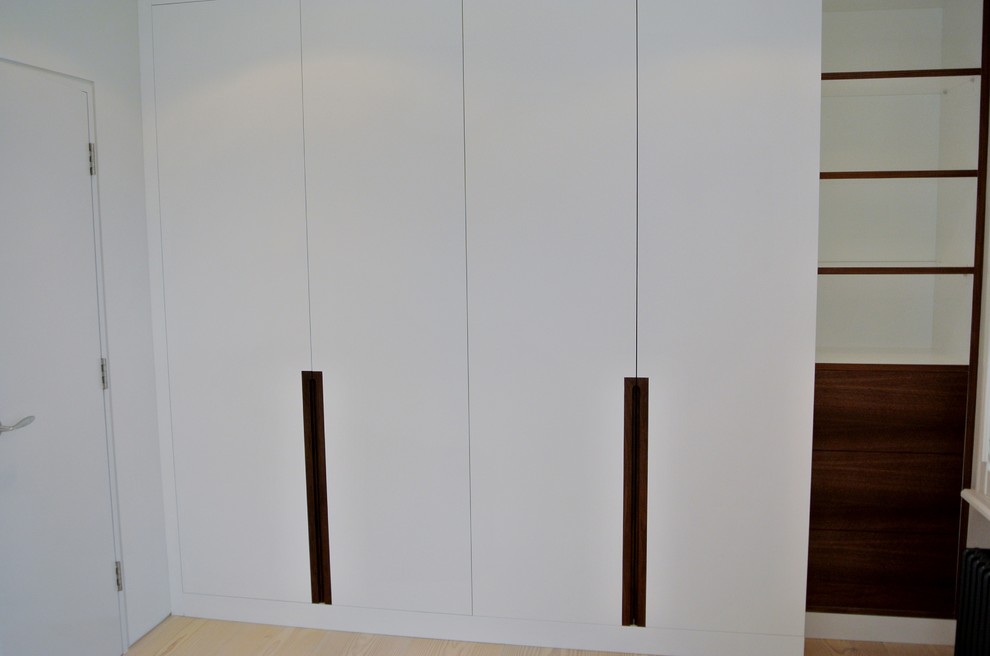 Bespoke Built Master Bedroom Wardrobe 20% Spray Finish with accent ...