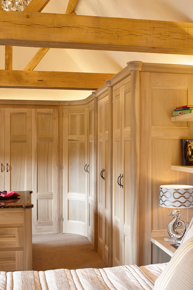 Vaulted Ceiling Bedroom and Dressing Area. - Modern - Closet - Surrey ...