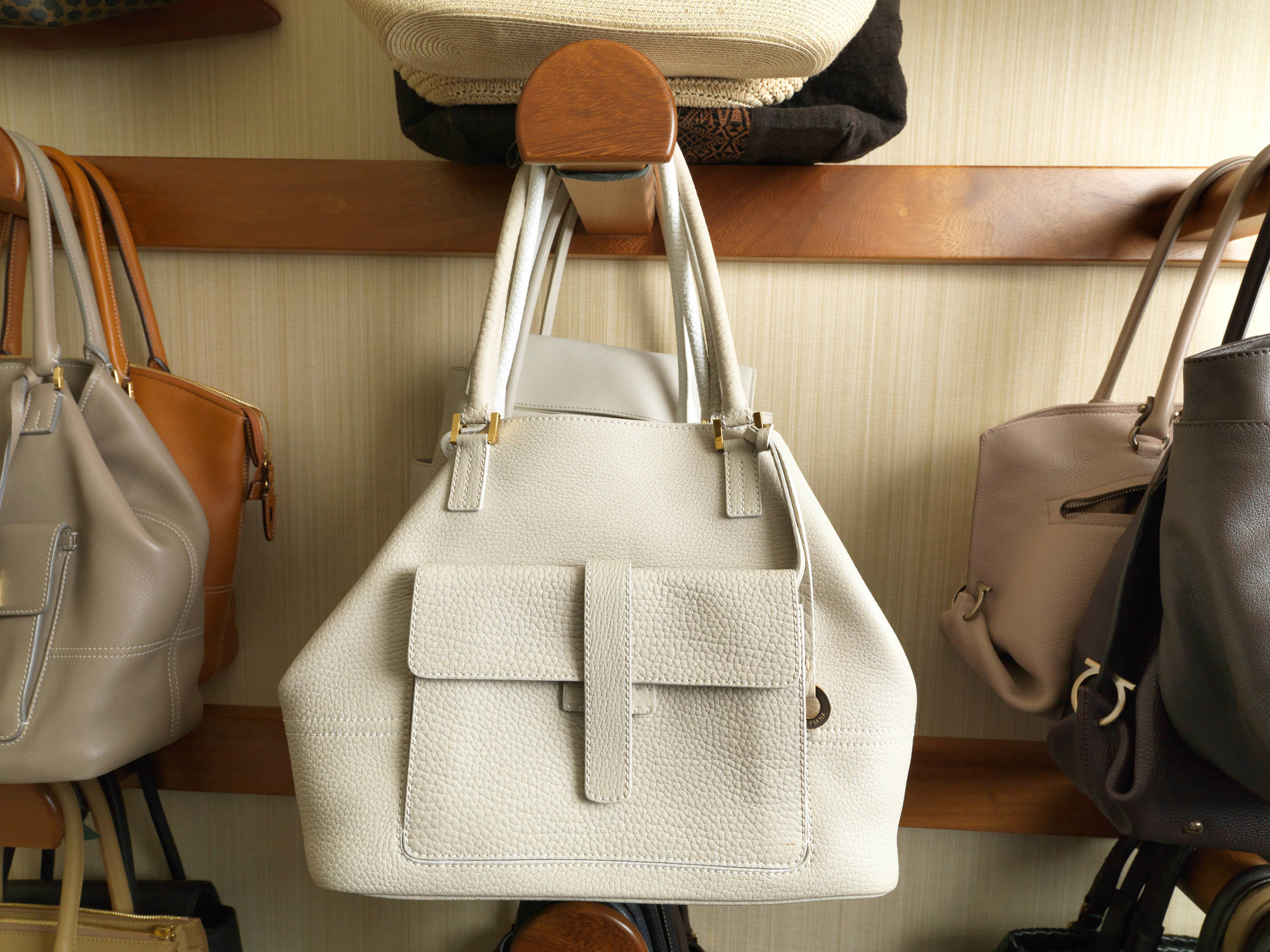 How Do I... Store My Bags? | Houzz NZ