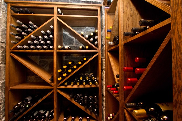 Wine Tasting & Storage Room - Méditerranéen - Cave à Vin - Autres ...