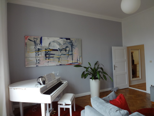 Das querformatige Bild paßt genau an diese Wand. - Traditional - Family ...