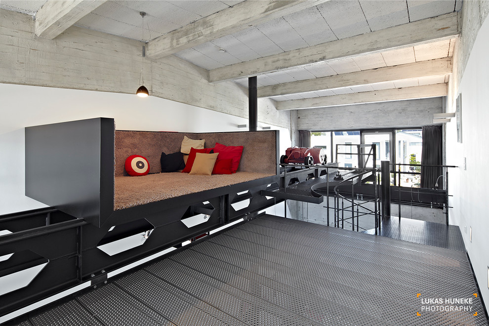 Loftwohnen in der Panzerhalle - Industrial Loft - Industrial - Living ...