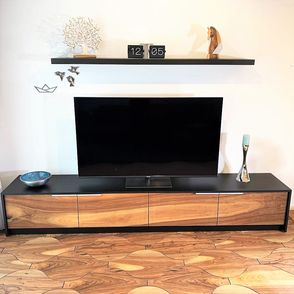 Lowboard in Schwarz und Nussbaum - Contemporary - Living Room - Berlin ...