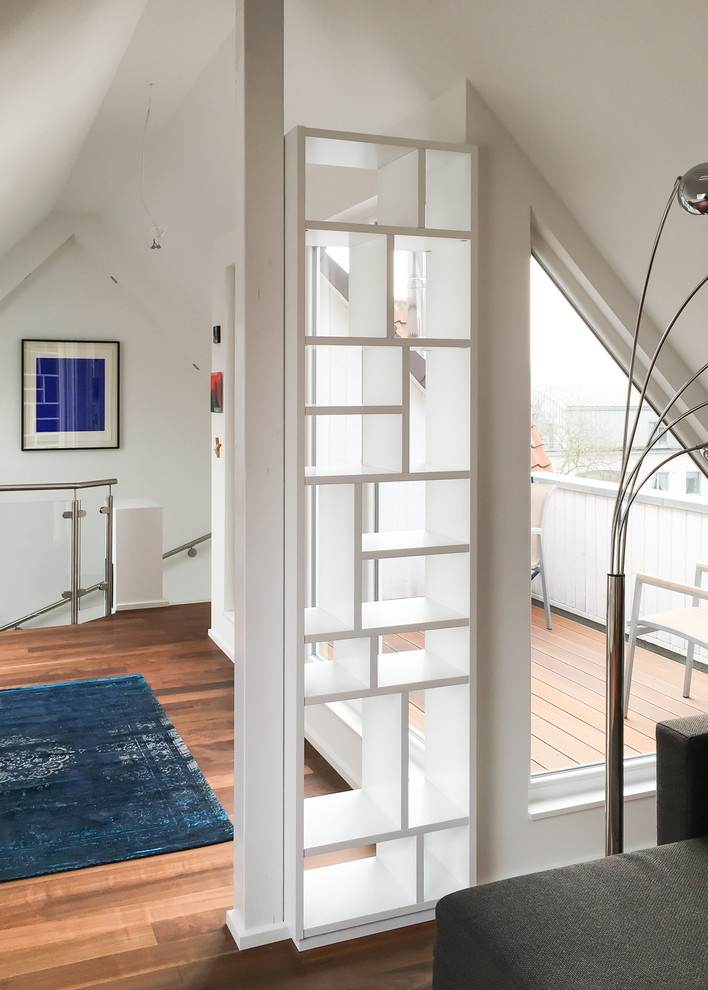 Regal als Raumteiler in Dachschräge - Contemporáneo - Salón - Dortmund ...